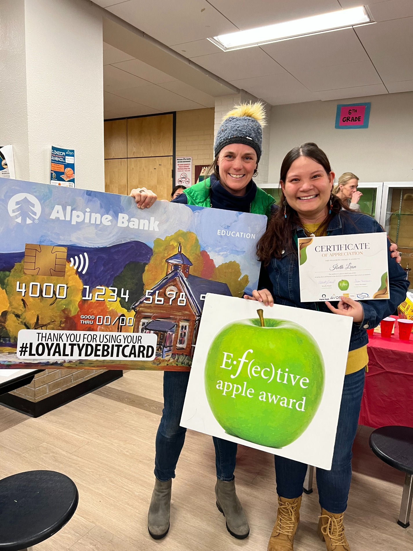 Congratulations to Ibeth Leon for winning our December 2022 Apple Award!